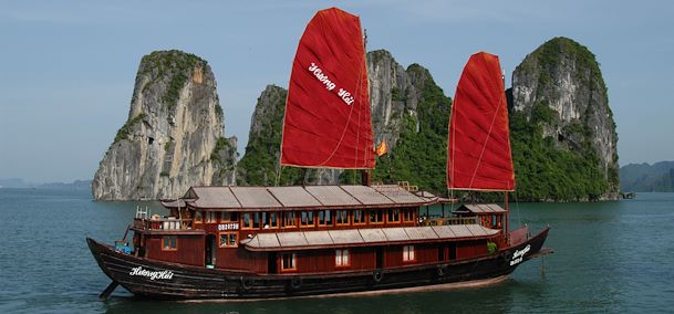 Sampan Photo